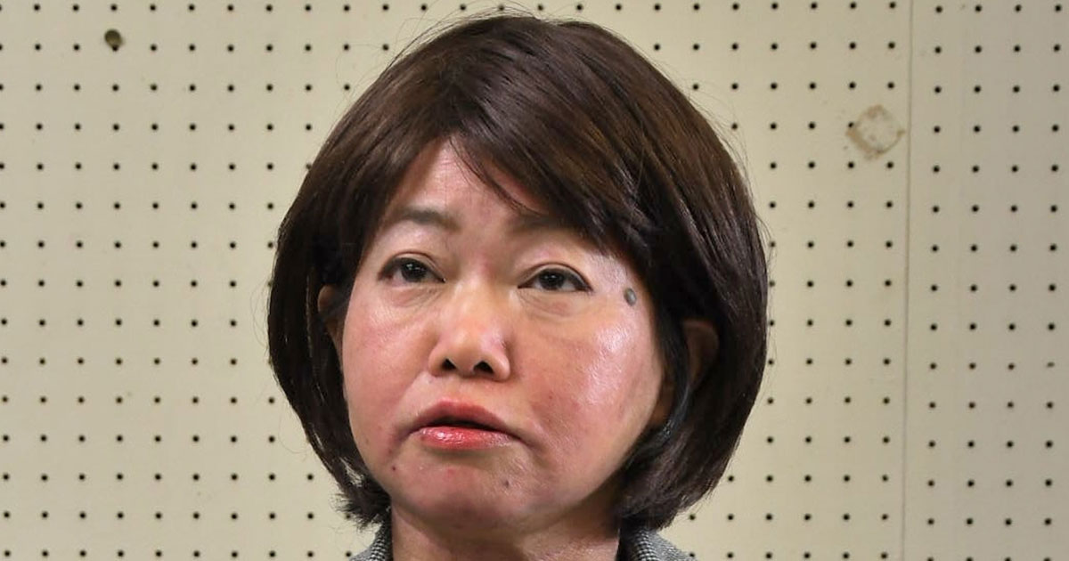 “草津町バッシング”元議員の謝罪に「今更!?」「全てが遅い」と非難続出 | 女性自身